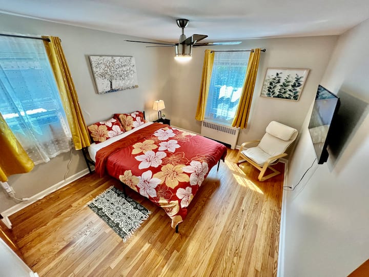 Golden Escape 2 Bedroom Apartment 3 - Cincinnati, OH