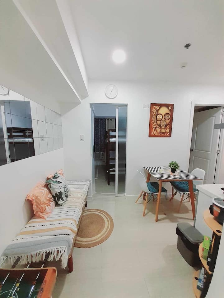 2br Unit @ Azure Parañaque W/parking Near Airport - Las Piñas