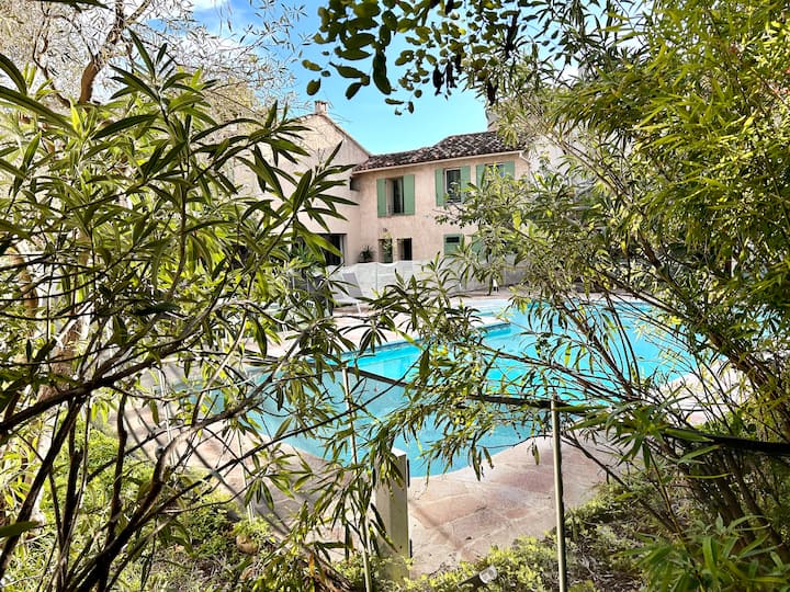 Mas Provençal Avec Piscine - Plages de Marseille Prado