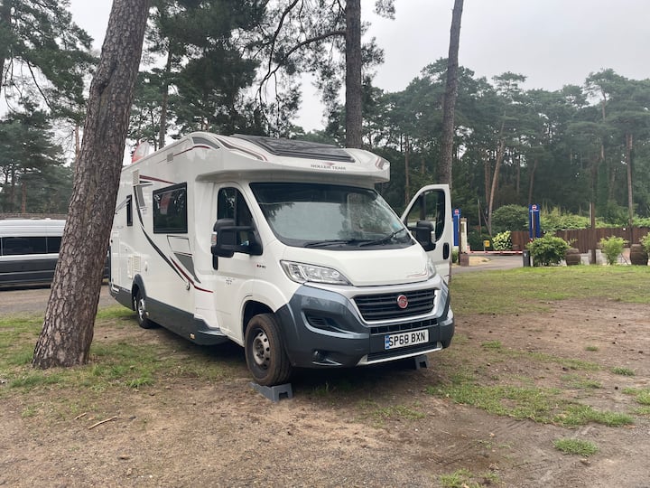 Luxury Motorhome 6 Berth - Insurance Is Included -
