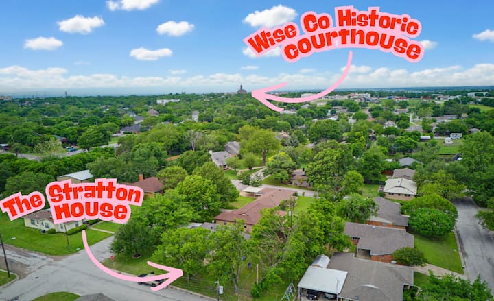 Family-ready • 3br + Backyard Near The Square - Decatur, TX