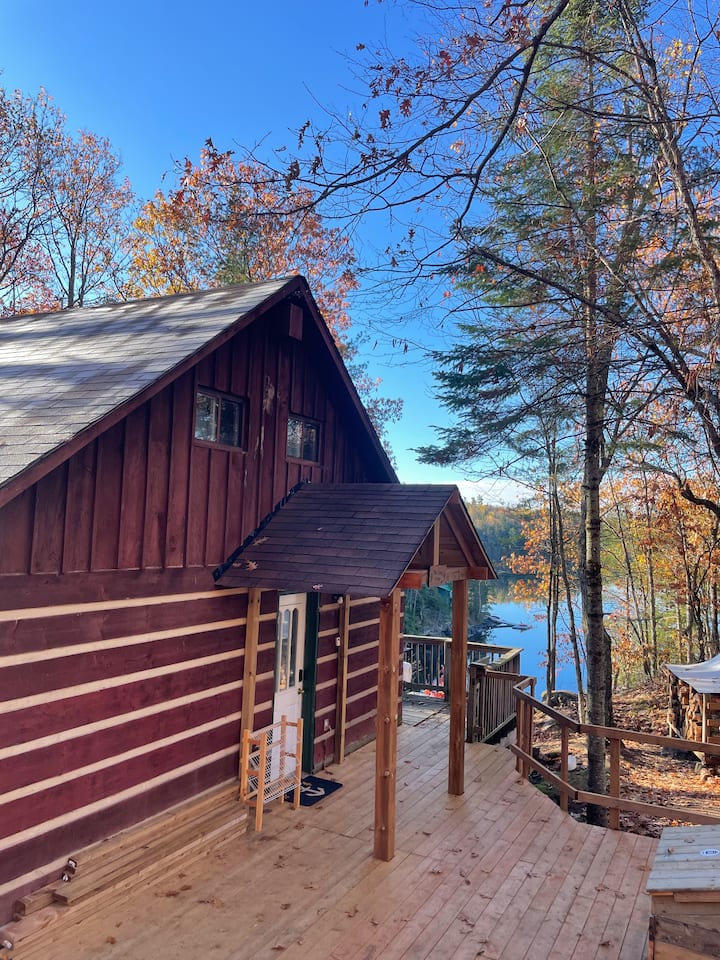 Beautifully Renovated Lakefront Cottage With - Kawartha Lakes