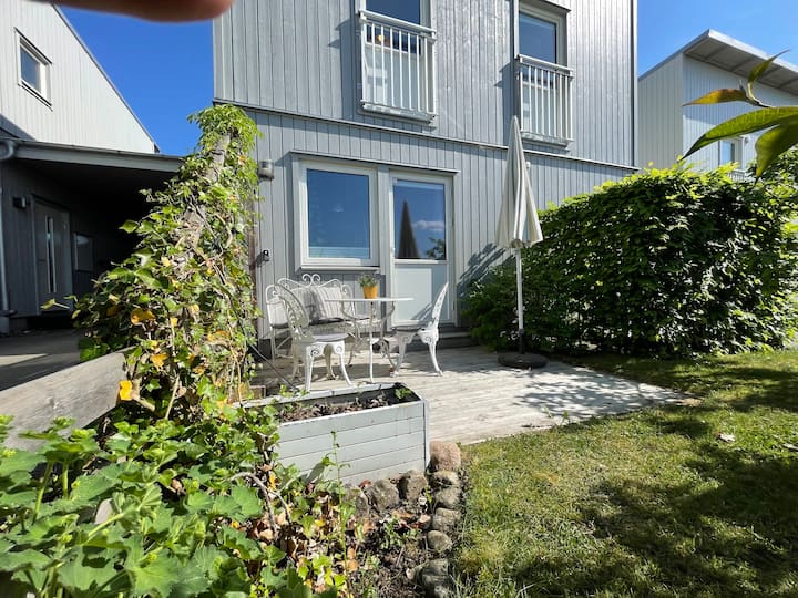City House With Lakes And Trails Around The Corner - Växjö