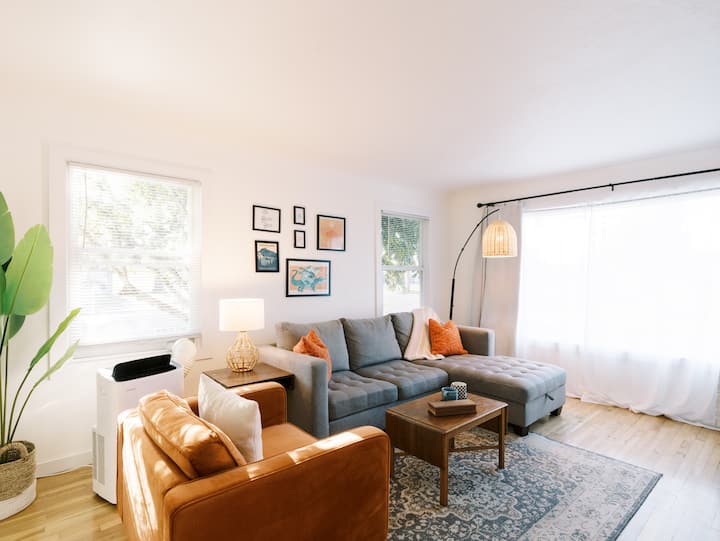 3 Mi To Auzten And Uo•ev Charger•w/d In Unit - Eugene, OR