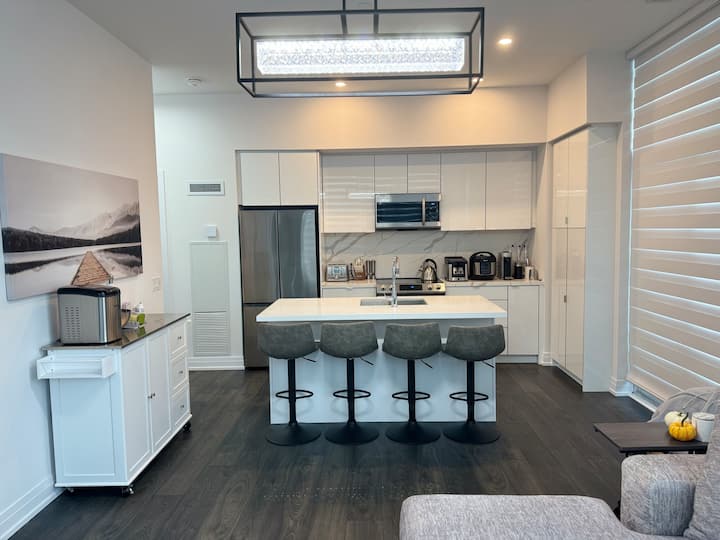 Your Dream Escape At Friday Harbour - 2bdrm 2bath - Innisfil