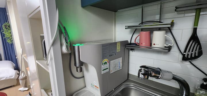 슈퍼싱글.더블매트리스.트윈침대 #속초해변# 속초아이전면뷰#해변솔숲산책로#
솔숲사이오션뷰# - Sokcho-si