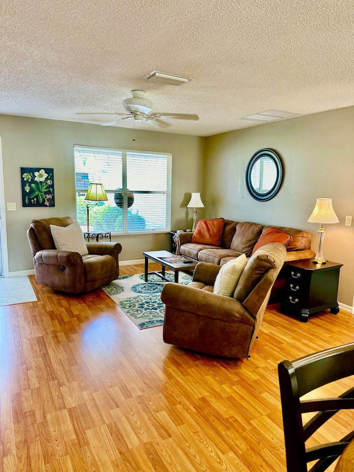 The Villages - Enjoy The Wonders - The Villages, FL