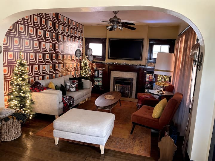 Downtown Sugarhouse Vintage Bungalow - Salt Lake City, UT