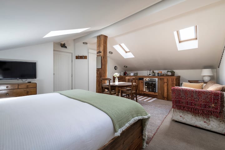 Cosy Barn Loft - Walk To Lifts. - Champex-lac