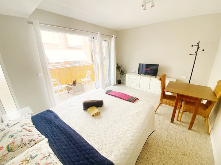 !Balcony Room W/key!beach 10 Min Walk! - Alicante