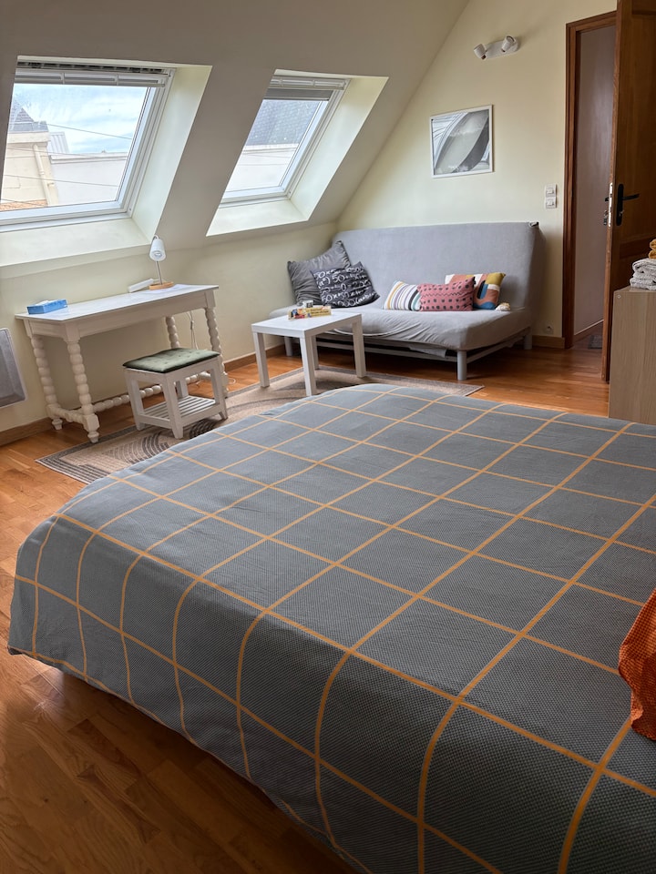 Accès Privé /Coin Repas/salon/chaleureux/terrasse - Lorient