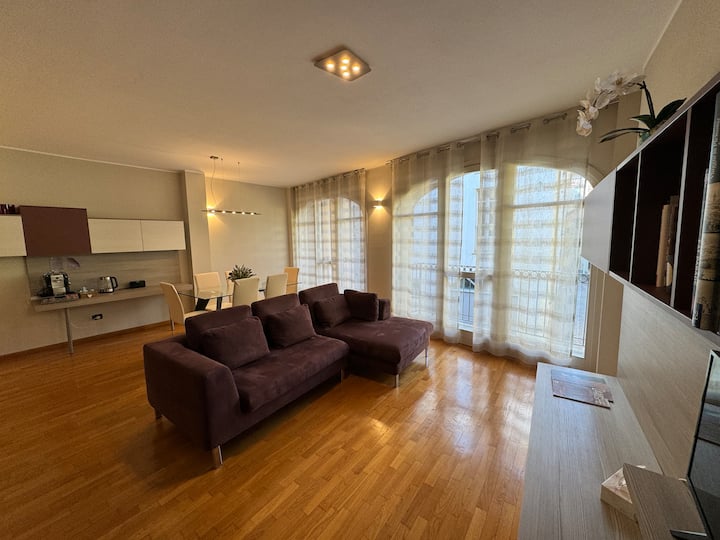 Old Town Villa With Jacuzzi - Alba