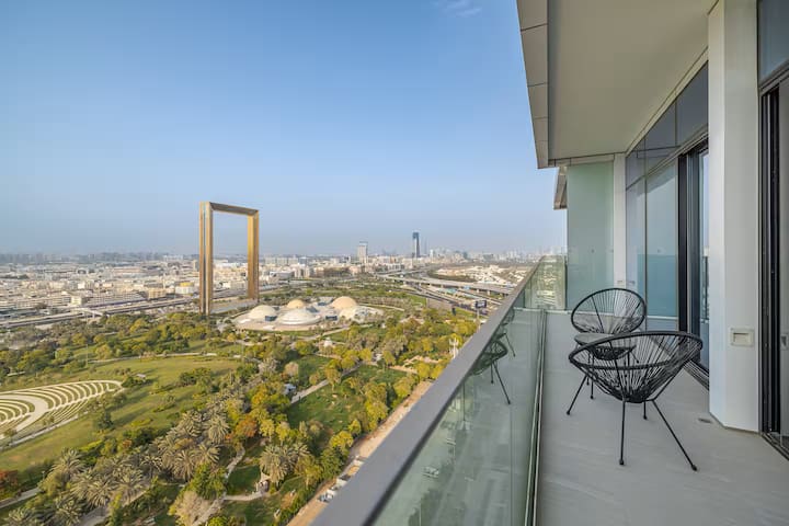 Vogue | Dubai Frame View Near World Trade Centre - Dubai