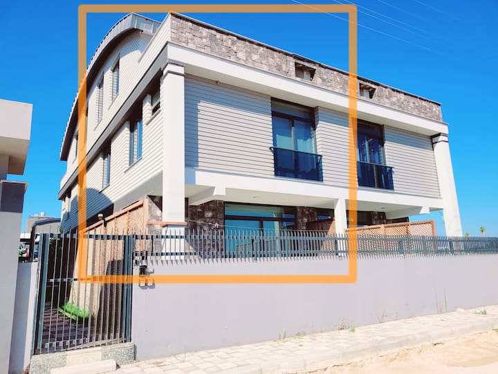 Oldskool Private Garden Villa [Upto 7 Guests] - Kundu