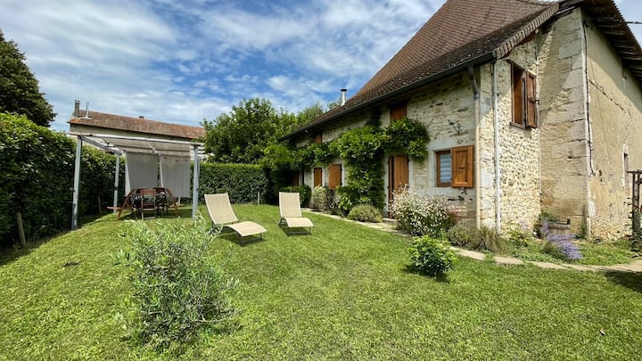 Charmante Petite Maison Proche Centre Ville - Morestel
