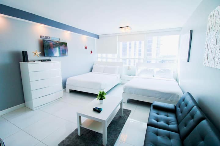 Precioso Apartamento Sobre La Playa Parking Gratis - Miami Beach, FL