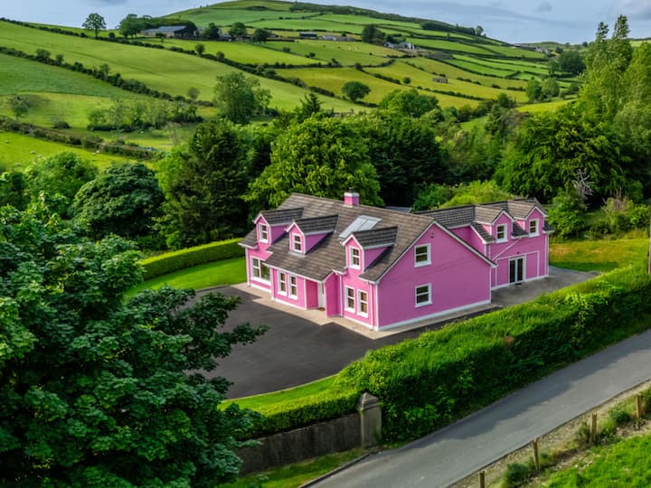 Lilys Pink House - Carlingford