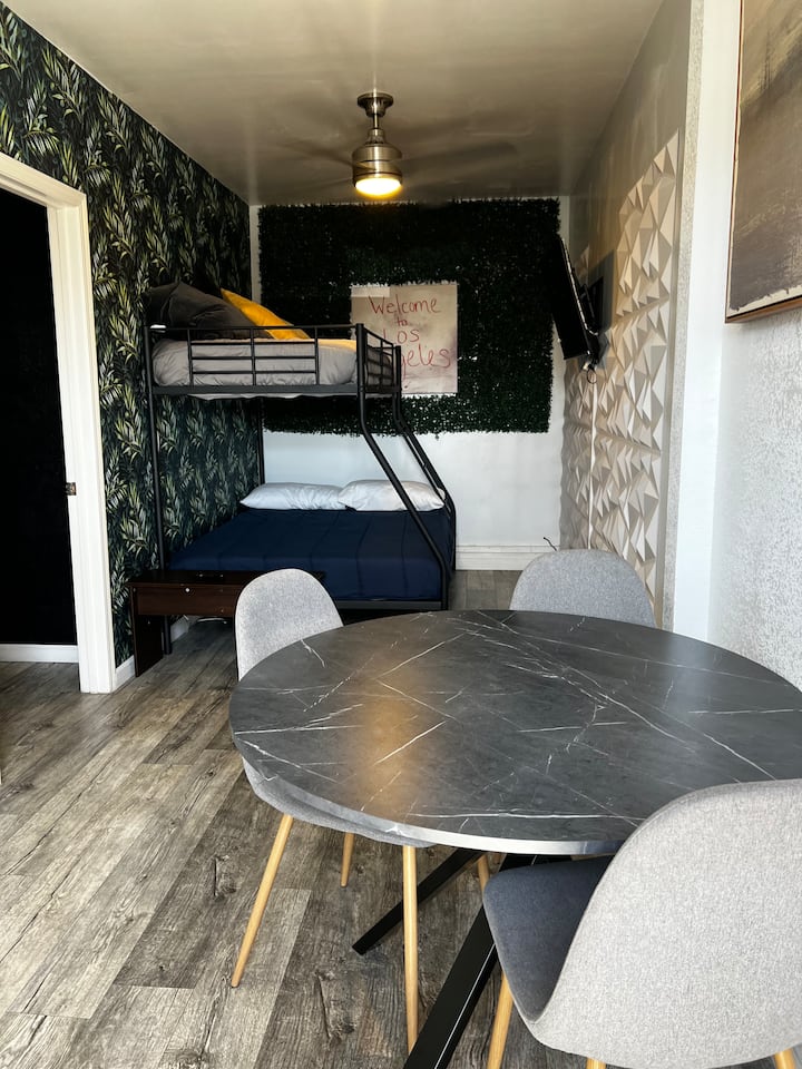 The Backyard Escape *Free Parking* (2 Full,1 Twin) - South Gate, CA