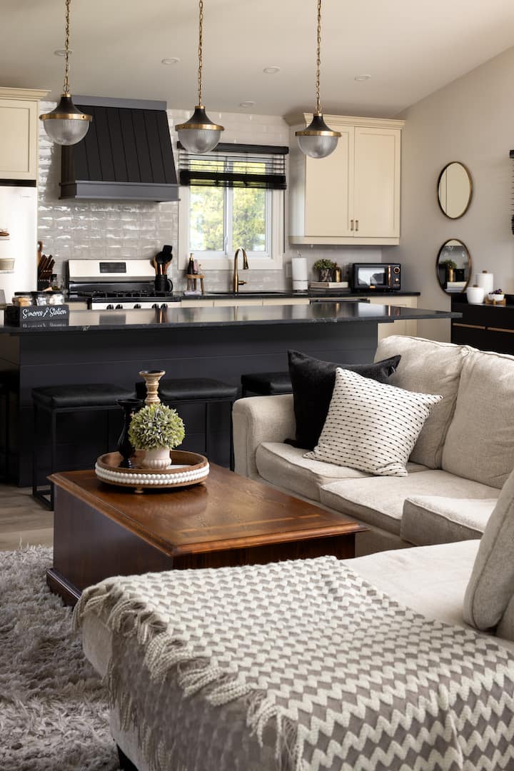 Beachy Views- Lake Views, Winery Route - Kingsville