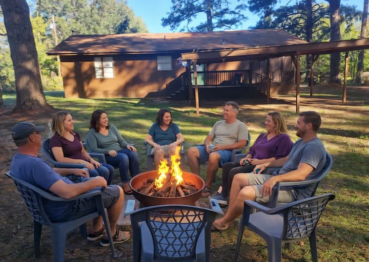 Hot Tub-firepit-boat Ramp-caddo-the Gator Den - Caddo lake