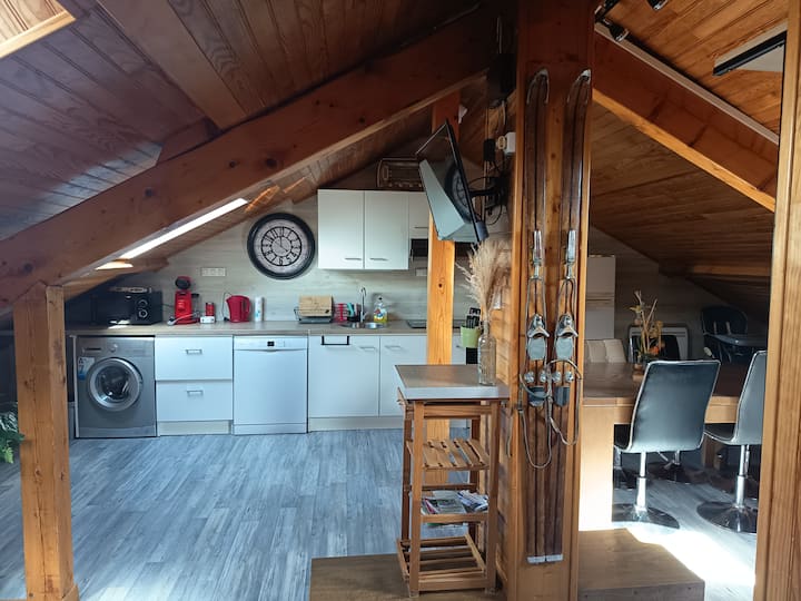 Appartement Cosy Au 2ᵉ éTage Sous Les Combles - Les Estables