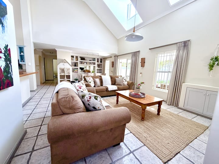 Stunning Home In Popular Estate - Plettenberg Bay