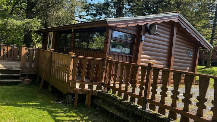 Cozy 2 Bed Rustic Log Cabin - Near Zip World - Blaenau Ffestiniog