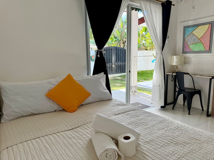 Studio Room W/ Own Private Toilet & Kitchenette - Panglao