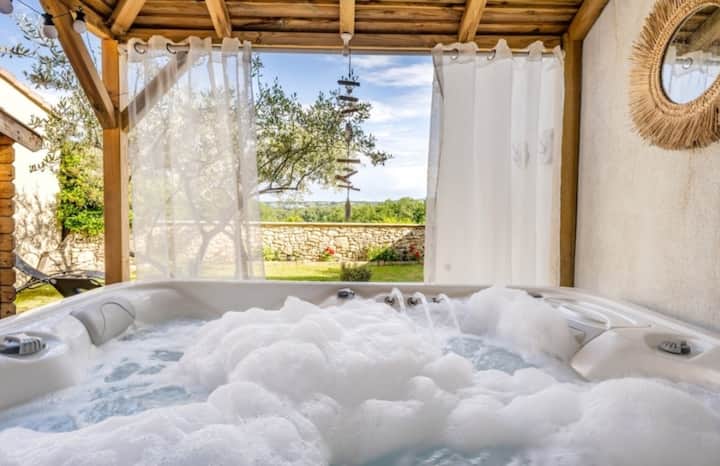 Maison à La Campagne En Provence, Jacuzzi - Visan
