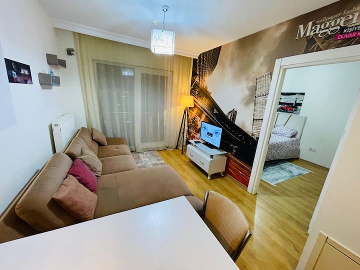 شقة غرفة وصالون مكيفة مداخل مجمع سكني راقي - Beylikdüzü