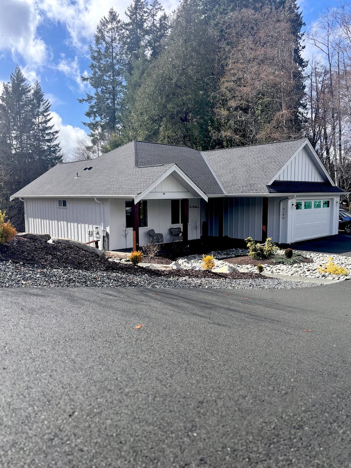 Stay At Our Cozy Suite Along Side The River! - Port Alberni