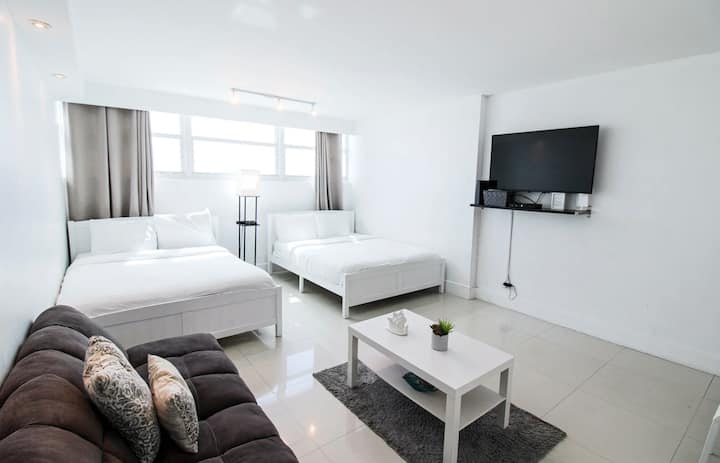 Hermoso Apartamento Sobre La Playa Parking Gratis - Miami Beach, FL