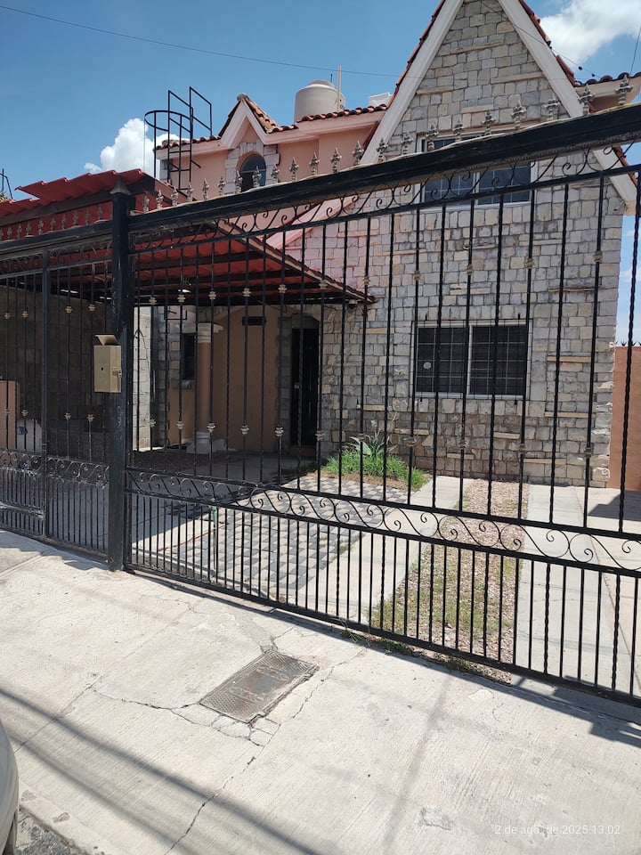 Casa 3 Recámaras, 2 Baños, Perif Juv (Facturamos) - Chihuahua