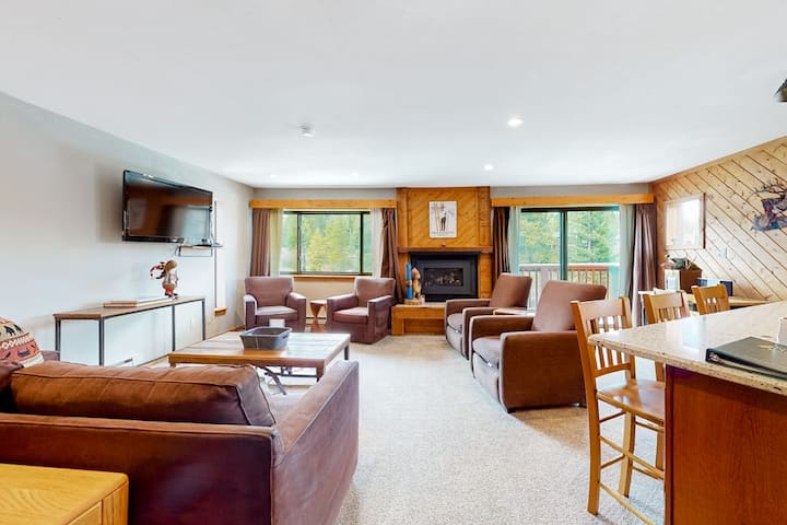 2br Condo With Fireplace, Hot Tubs & Gym - Breckenridge, CO