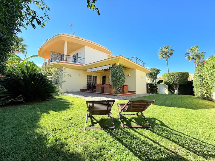 A Trois Cents Mètres De La Plage. Á Pied - Vera