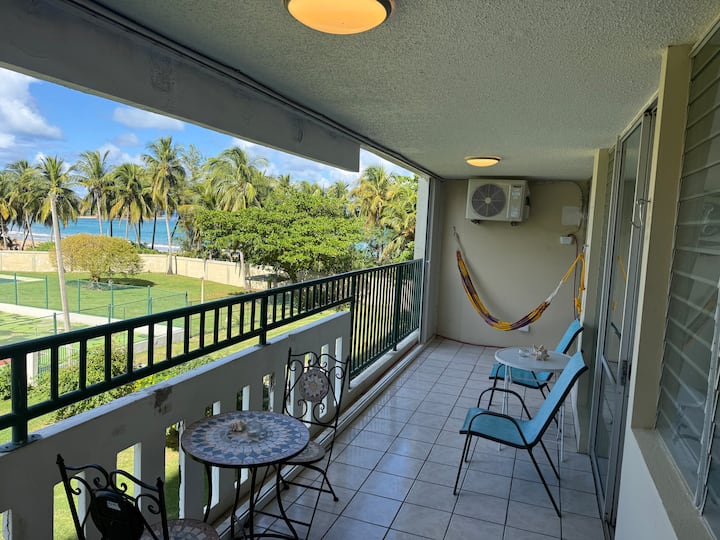 Breezy Beachfront Apartment – Ocean & Pool Access - Puerto Rico