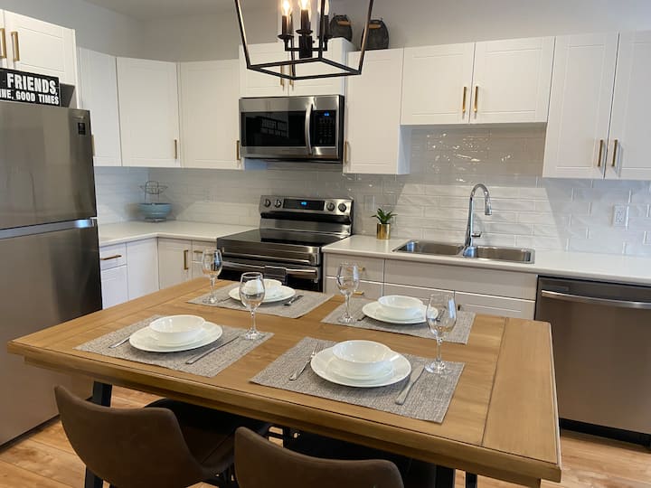 Big Monthly/weekly Discount. New 1 Bed Off Season - Penticton