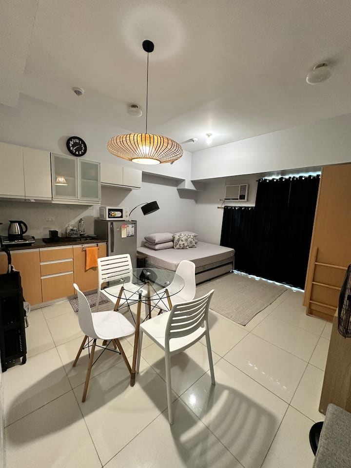 Erilen's Haven At Mckinley, Taguig - Taguig