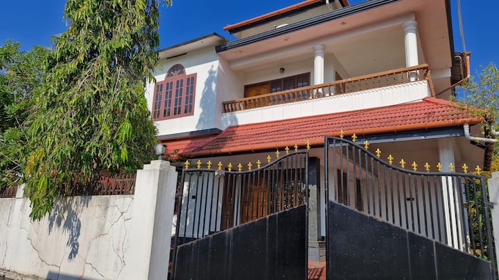 Spacious 4 Bed Villa In Kannur Town Area - Kannur