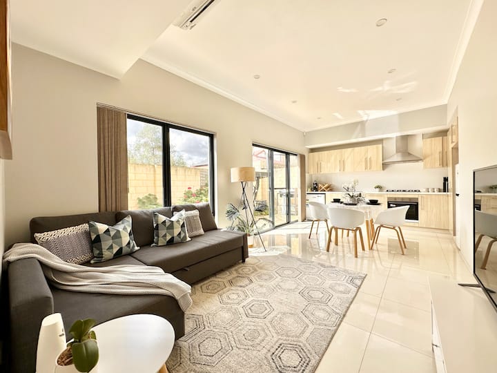 Swan River Retreat_ Accessible & Immaculate - Perth