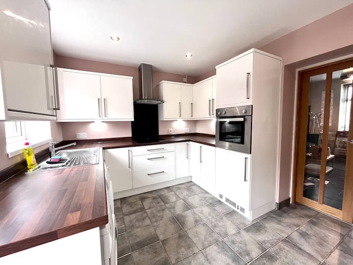 Spacious 3 Bedroom Home In The Heart Of Gateshead. - Kingston Park