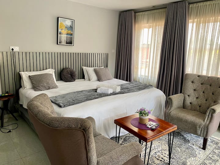 The Holiday Villa - Eddies Executive Room - Harare