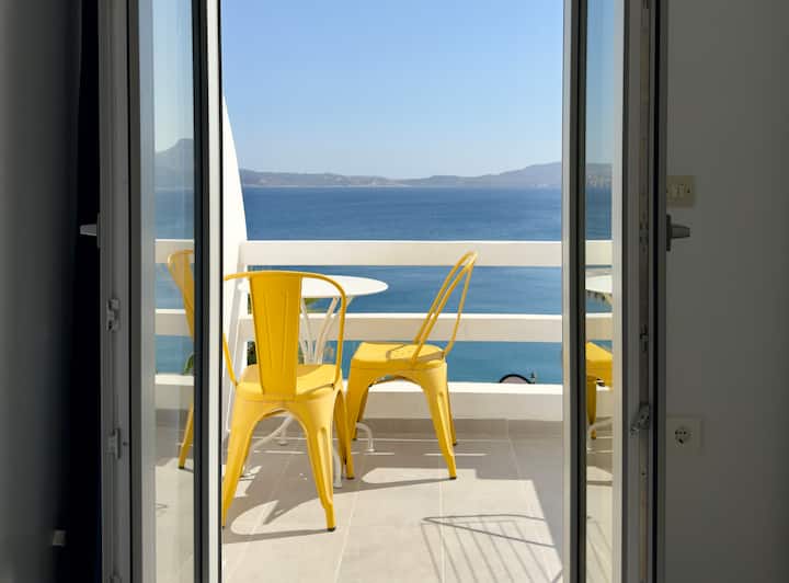 Maya Mallis Sunny Accommodation With Sea View - ミロス島