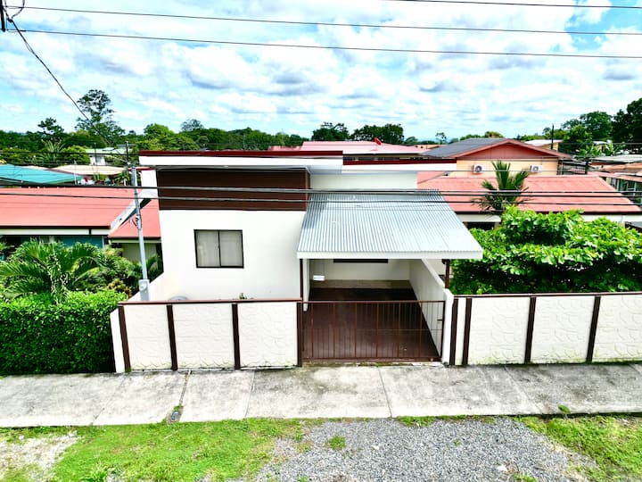 Oasis Arenal Villa A/c, Laundry, Central Location - La Fortuna