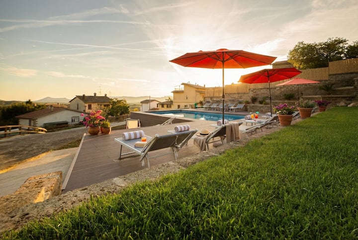 Historic 7 Bedroom Villa, Pool, 40 Min To Rome - Bracciano