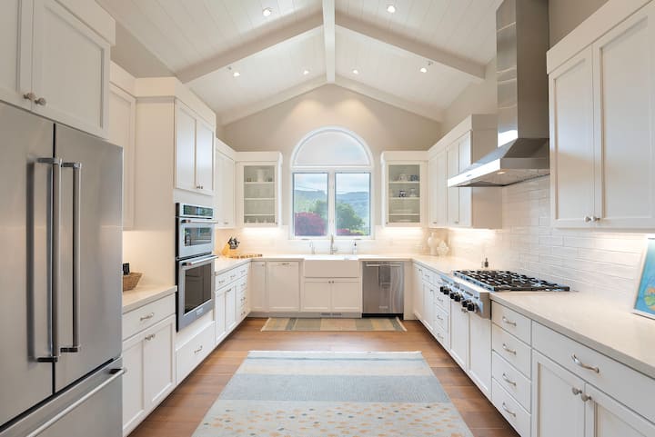 3888 Seas The Day - Modern, Stylish, Lush Gardens - Carmel-by-the-Sea, CA