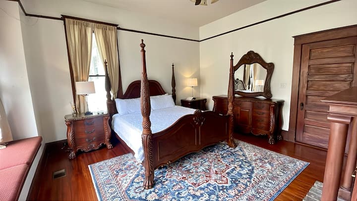 Room In Historic Downtown Oasis - Hattiesburg, MS