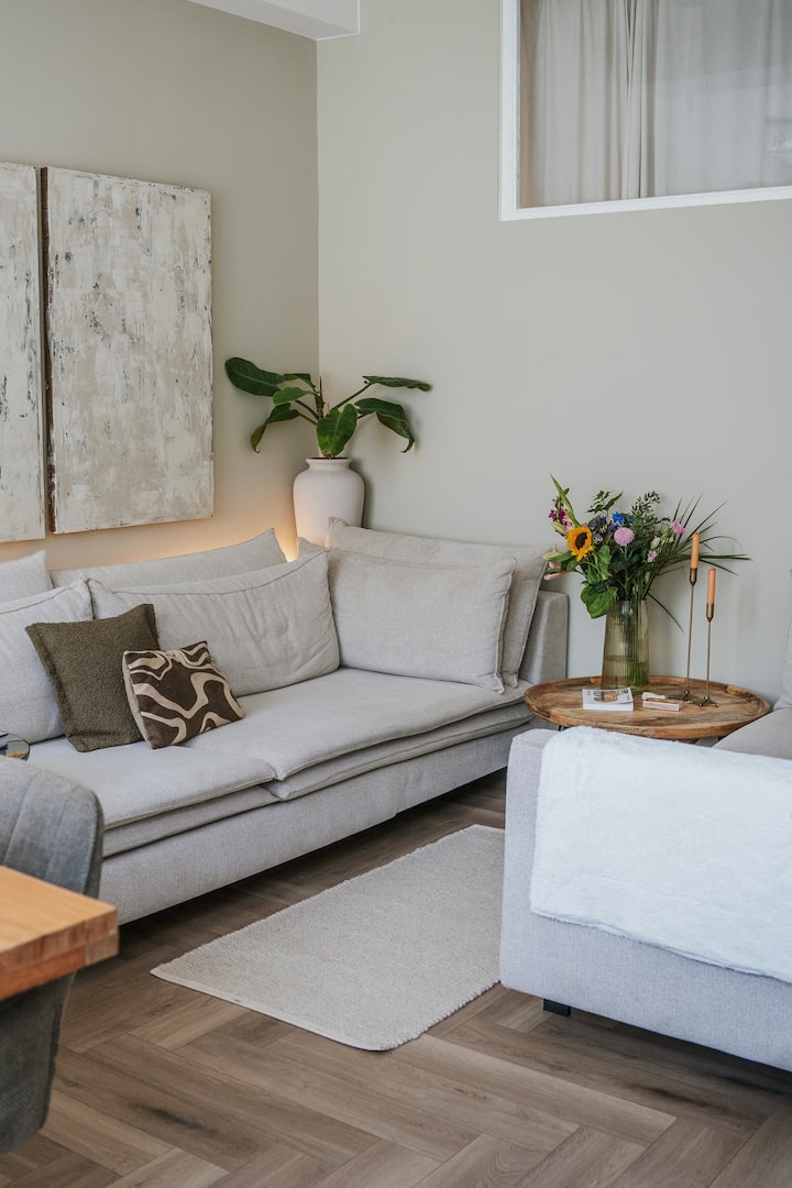 Modern Art Old Town Villa Apartment - Groesbeek