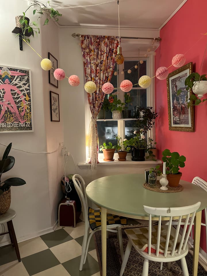 Mysig Lägenhet Med Stor Innergård - Göteborg