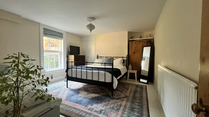 Large Room Close To Town Centre - Banbury